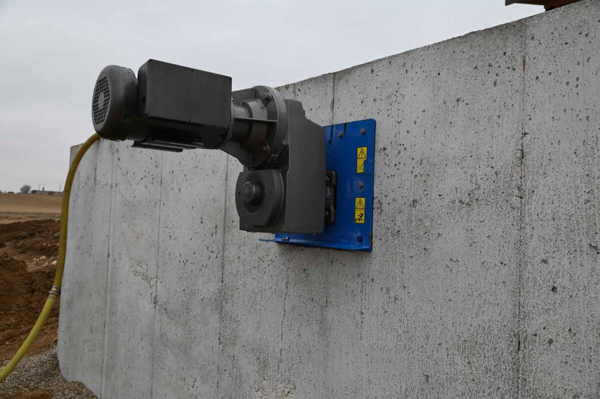 MA-12 Cross Gutter Manure System- Patz Corporation