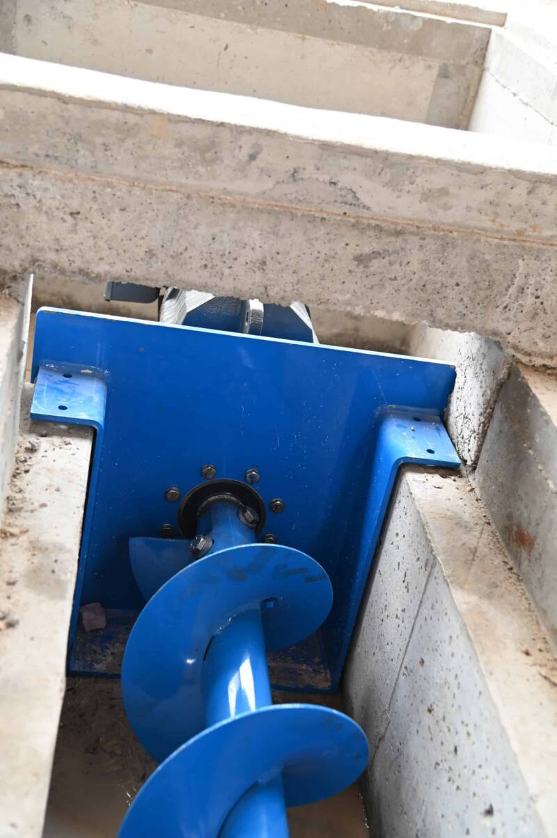 MA-12 Cross Gutter Manure System- Patz Corporation